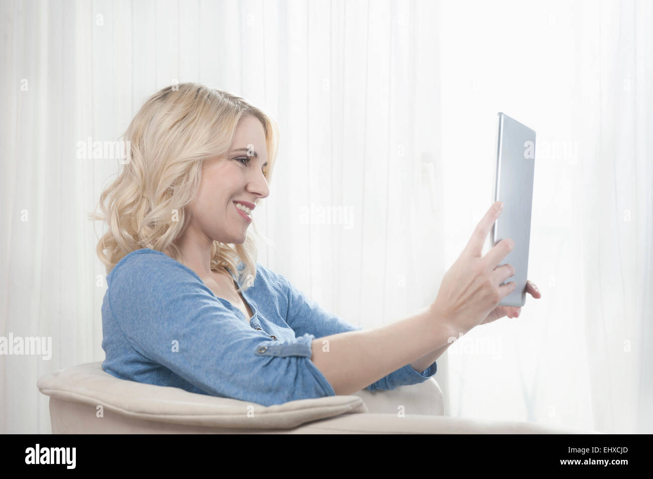 Female facebook profile image hi-res stock photography and images - Alamy