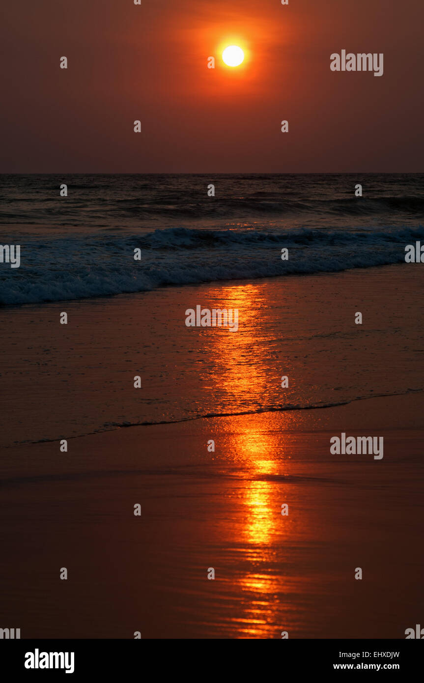Sun sunset reflected on sea hi-res stock photography and images - Alamy