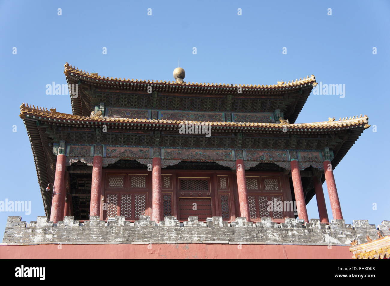 Peeking ghost hi-res stock photography and images - Alamy