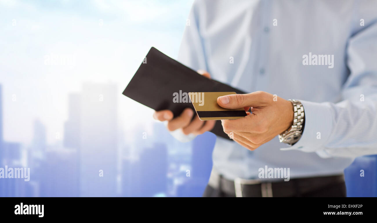 Bank card wallet hands hi-res stock photography and images - Alamy