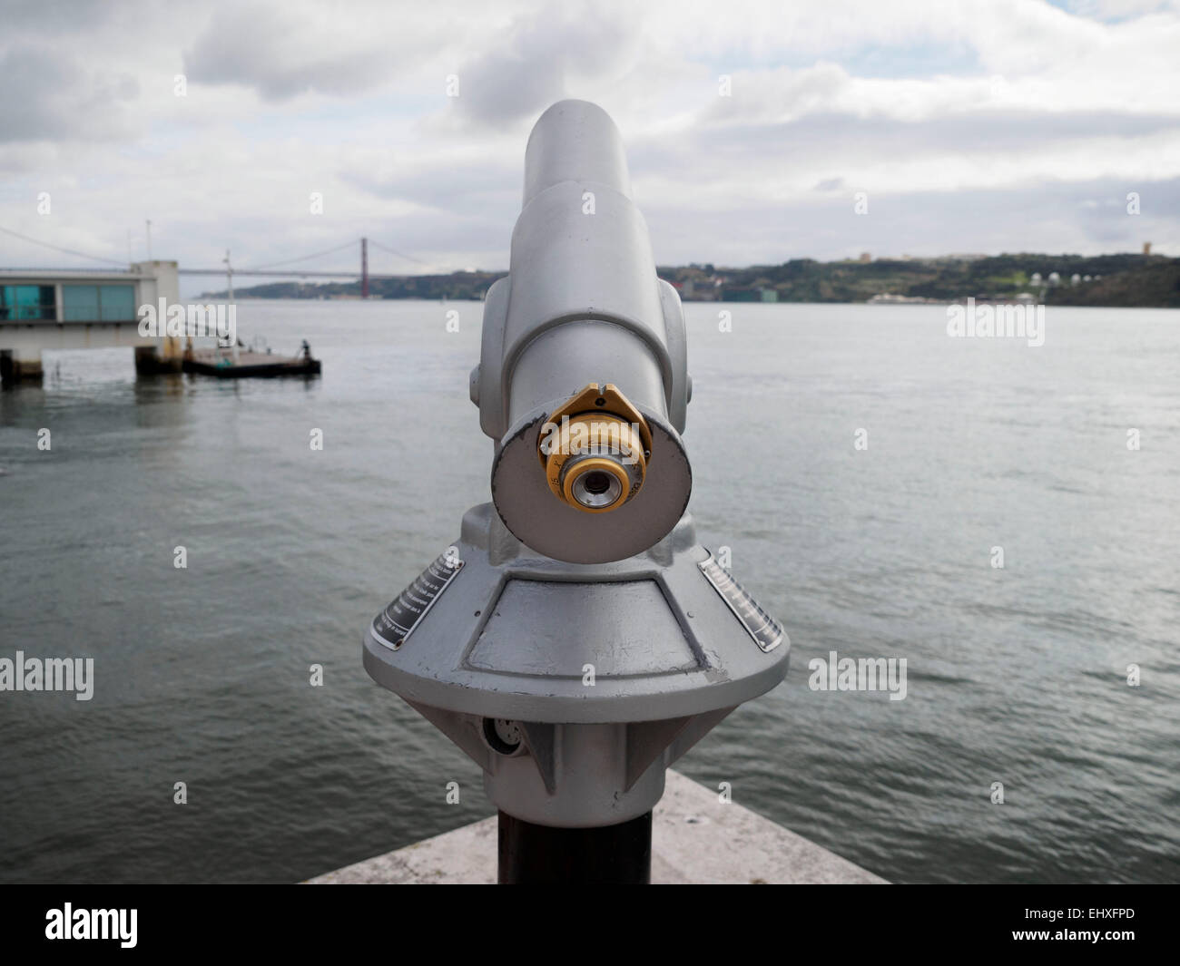 Coin operated sightseeing telescope Stock Photo - Alamy