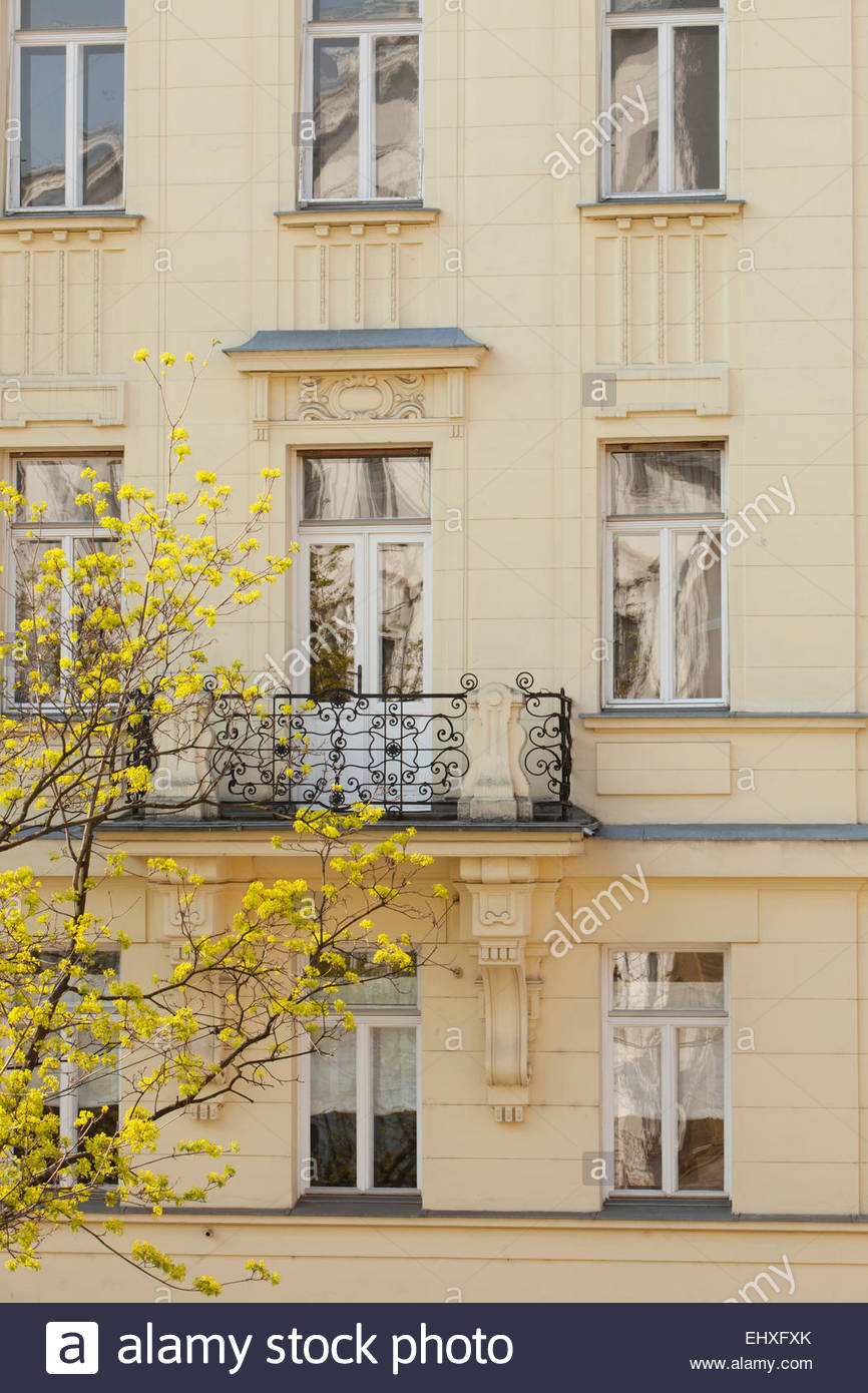 Old Apartment Building Window Stock Photos & Old Apartment Building ...