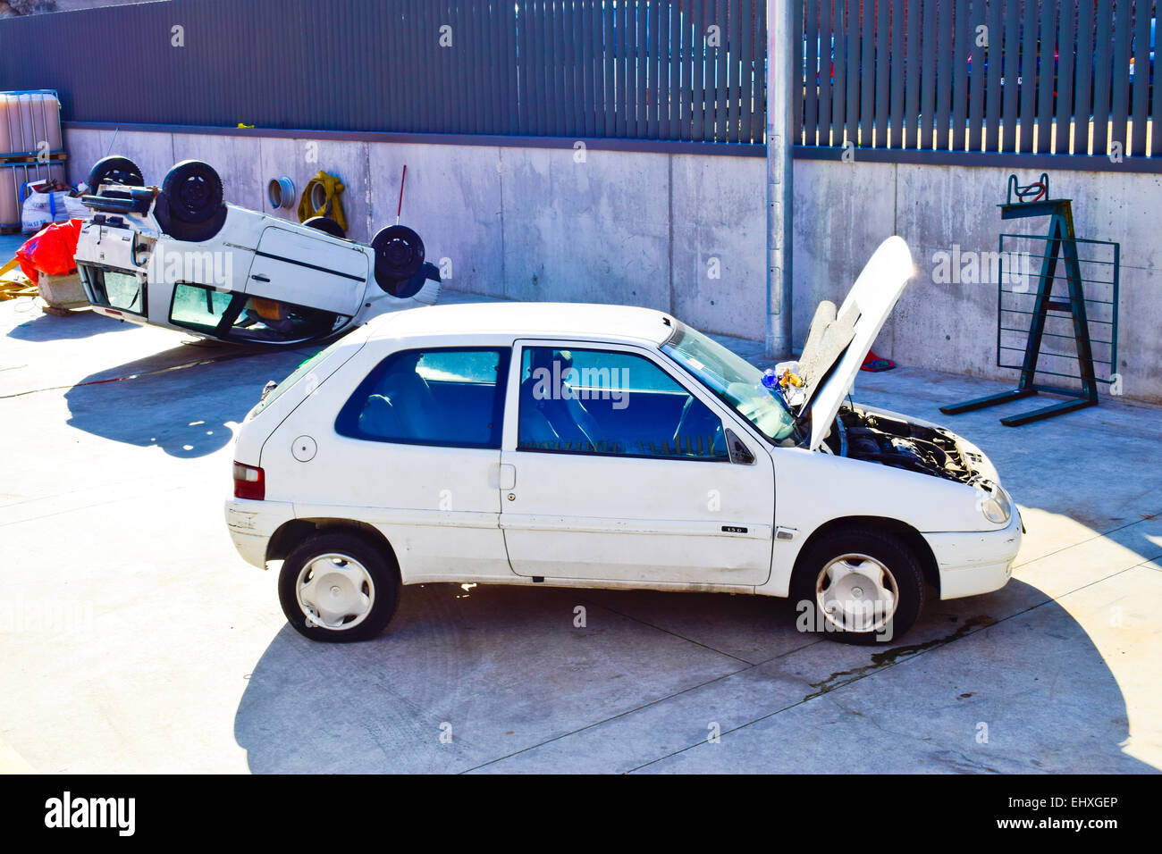 Car with open hood hi-res stock photography and images - Alamy
