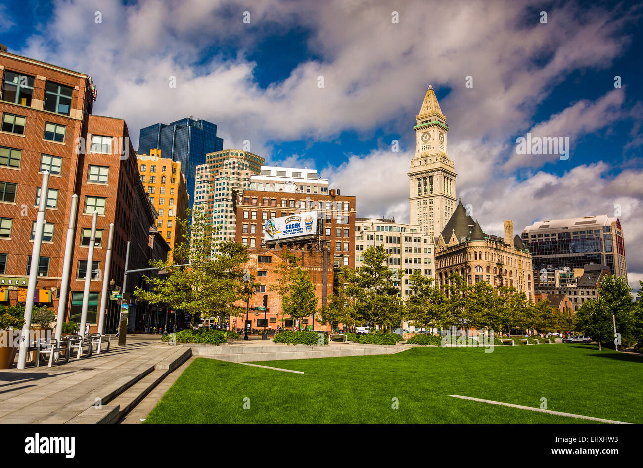 Walkway modern buildings massachusetts hi-res stock photography and ...