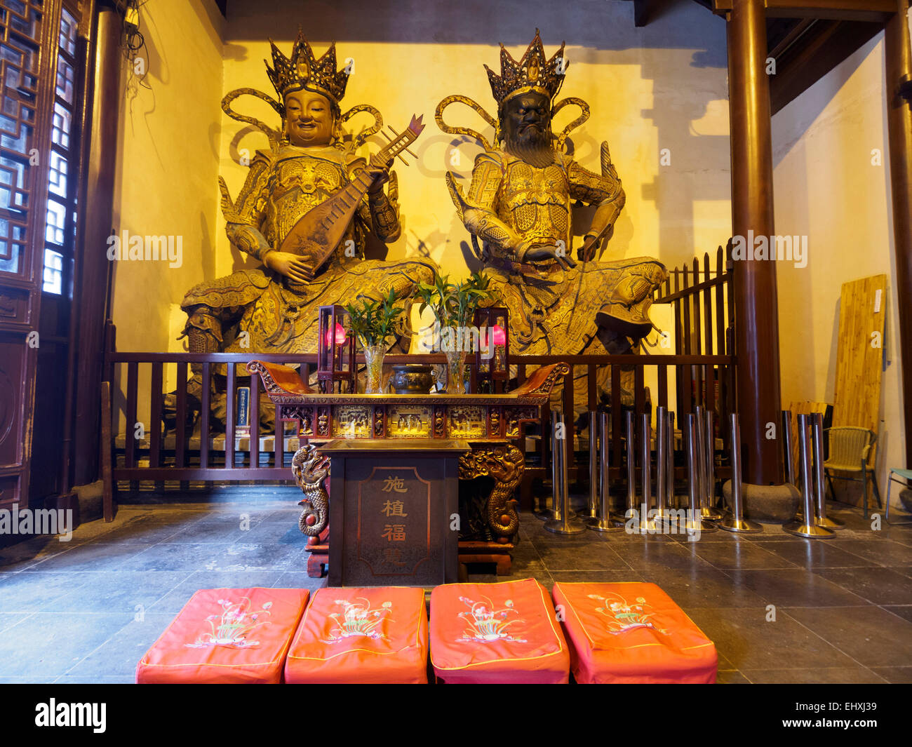 Buddhist temple in shanghai hi-res stock photography and images - Alamy