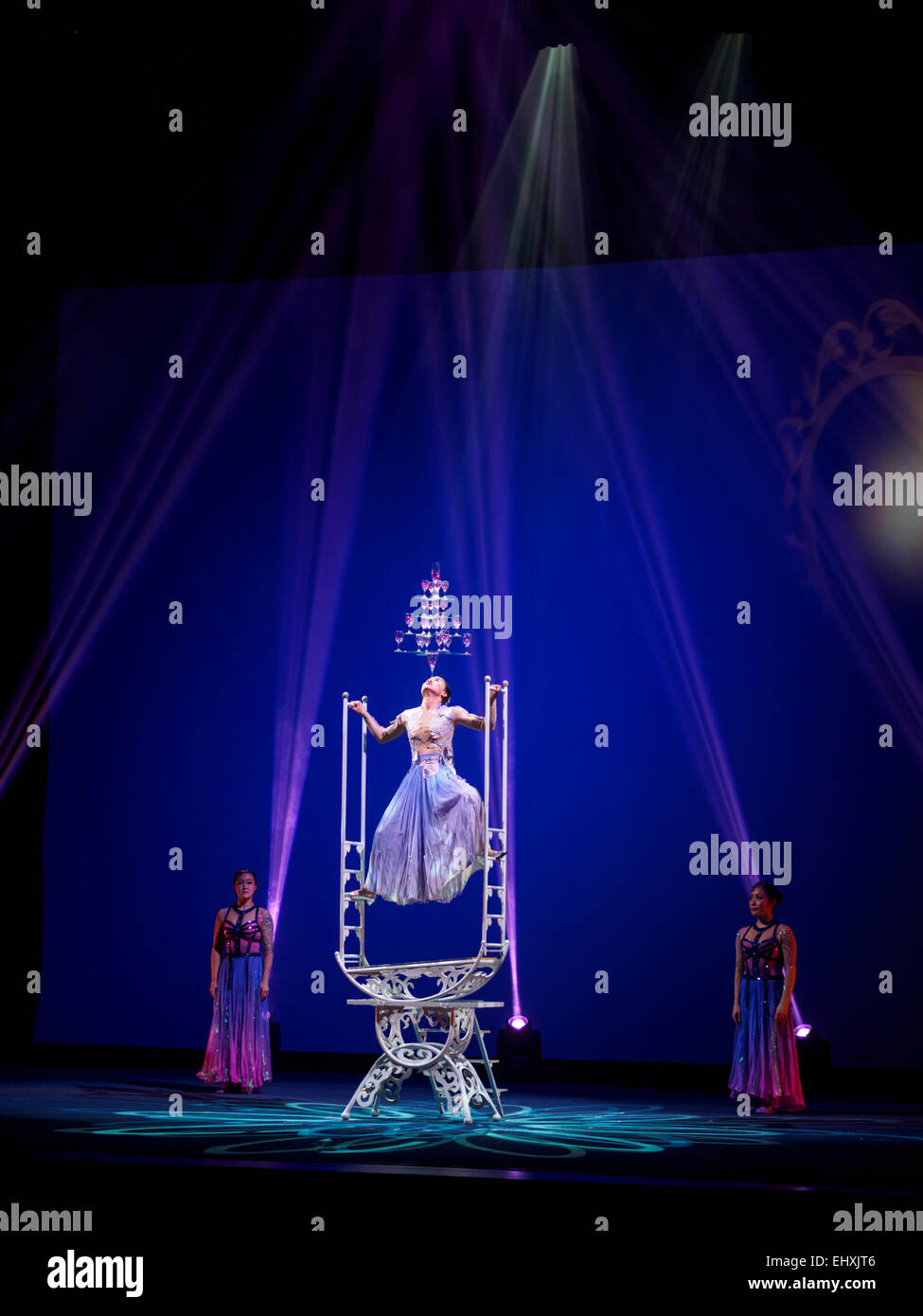 Chinese state circus acrobats hi-res stock photography and images - Alamy