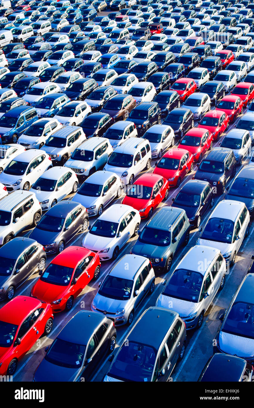 Lots of cars hi-res stock photography and images - Alamy