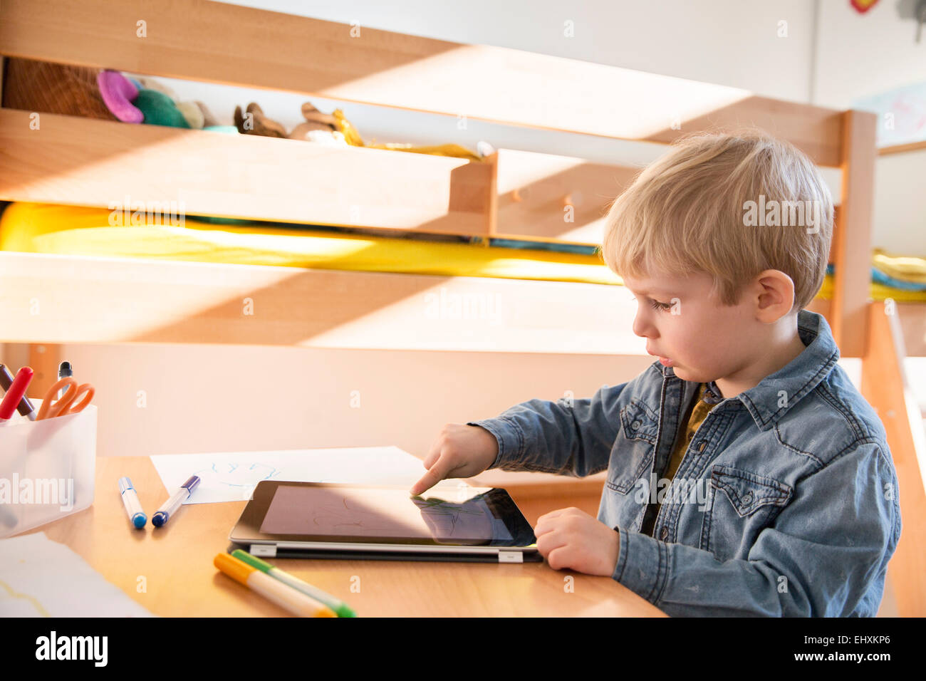 Digital drawing screen hi-res stock photography and images - Alamy