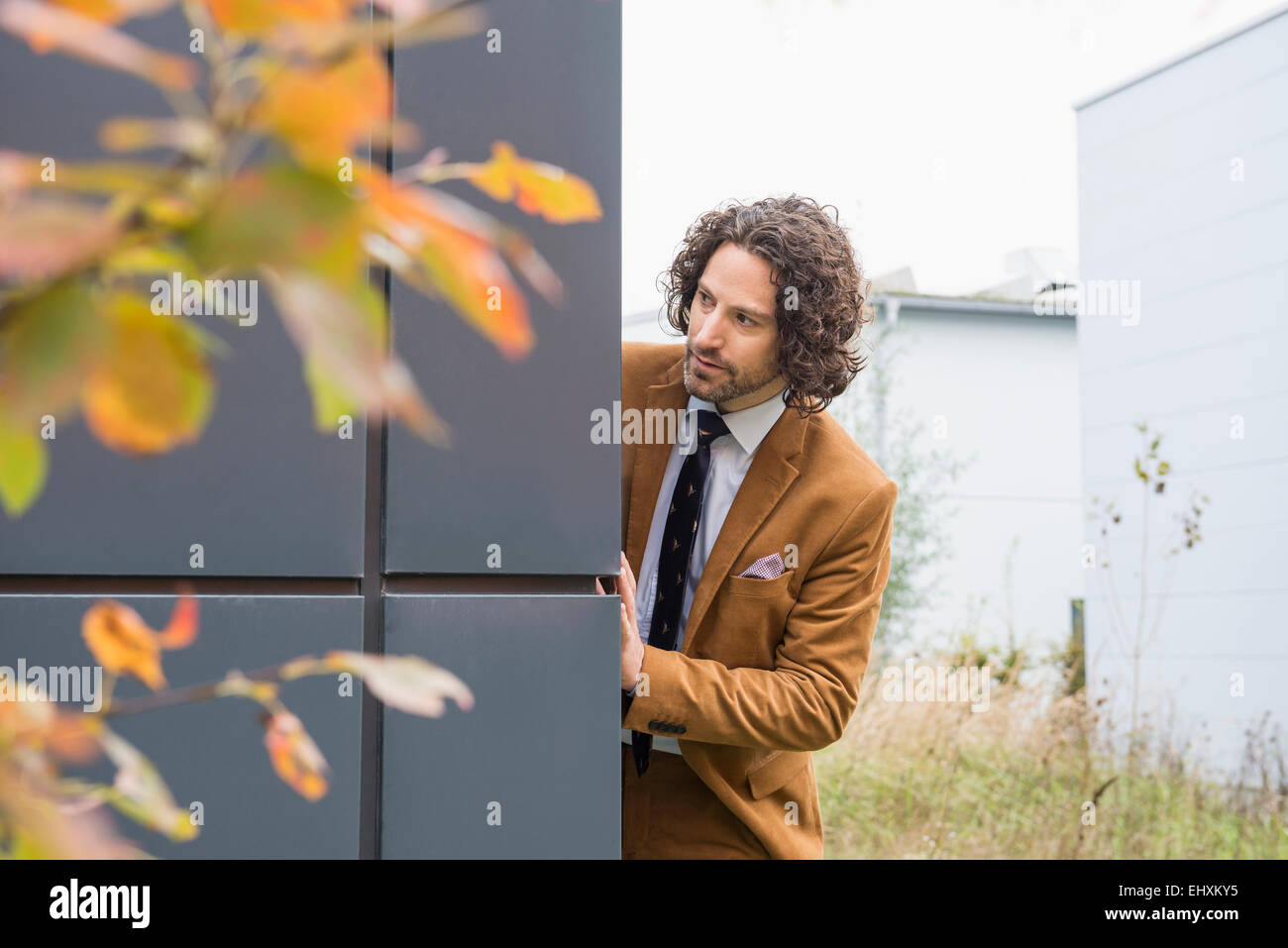 Shoulders suspicious hi-res stock photography and images - Alamy