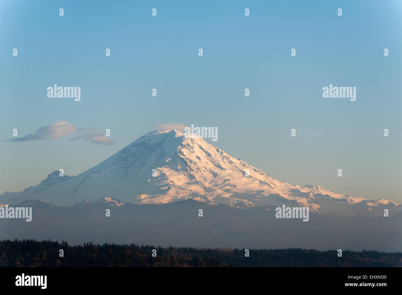 Mt. Rainier, Washington at sunset Stock Photo - Alamy