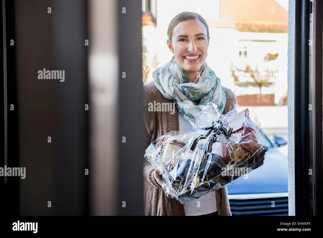 Surprise visit front door hi-res stock photography and images - Alamy