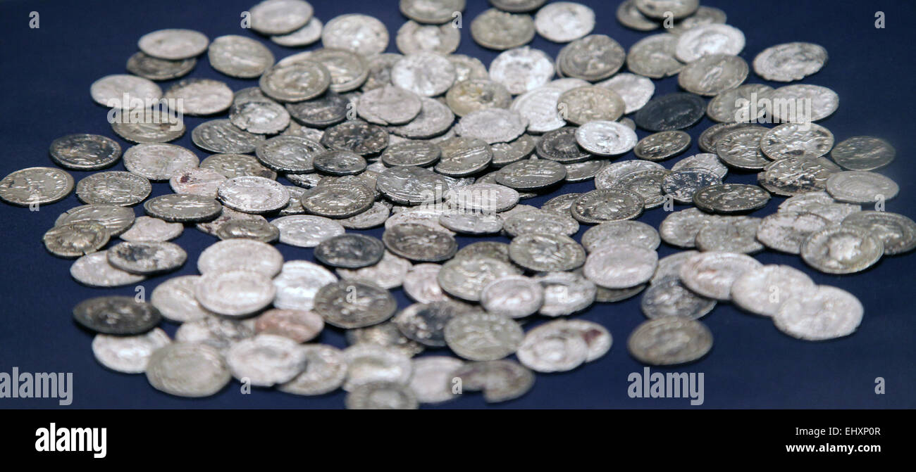 162 silver Roman coins from the 3rd century.Roman coin treasure ...
