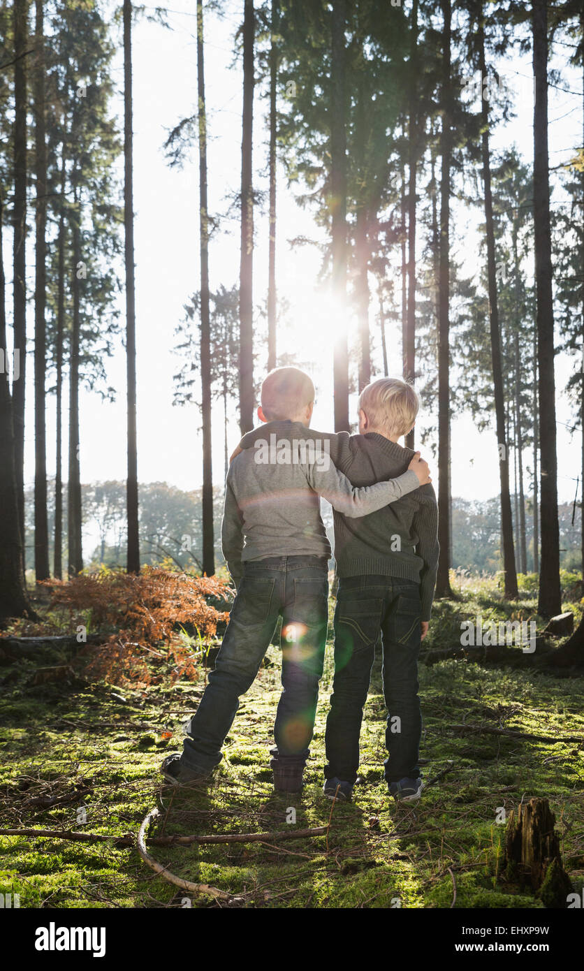 Two best friends standing side by side hi-res stock photography and ...