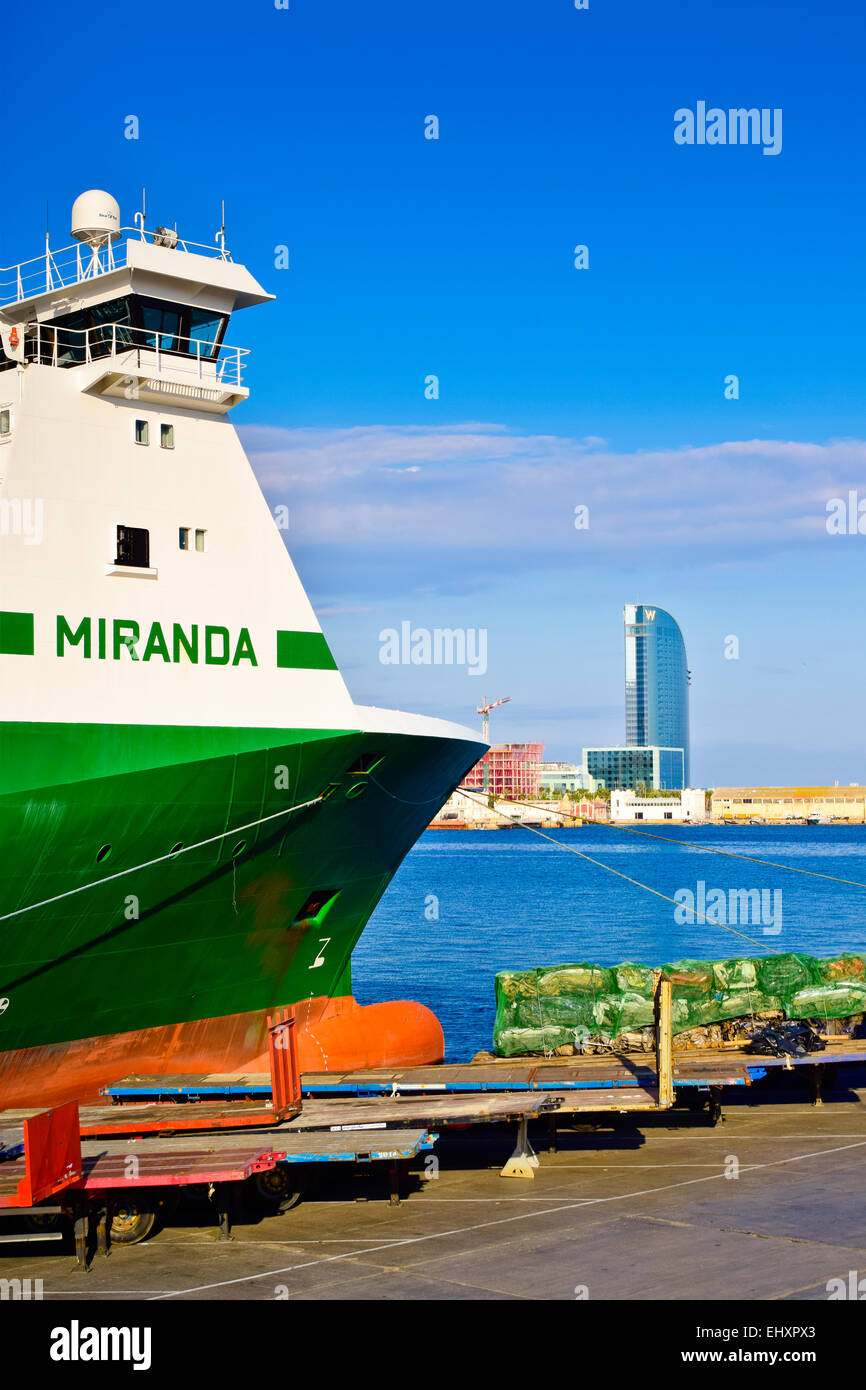 Ship and cargo containers. Barcelona, Catalonia,Spain Stock Photo - Alamy