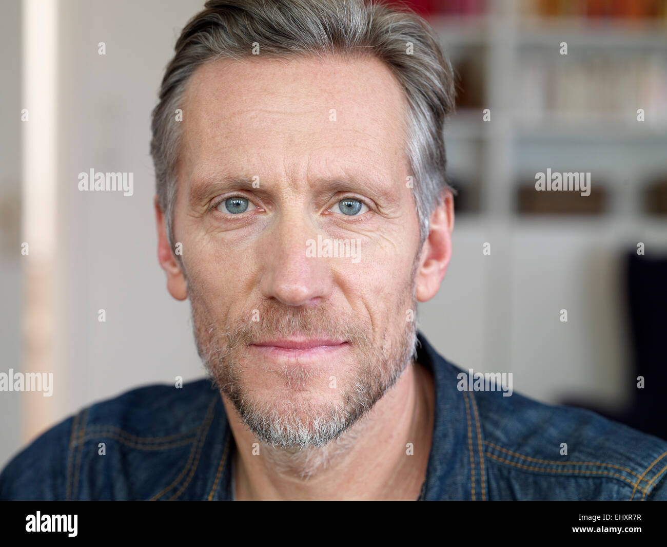 Portrait of a mature man Stock Photo - Alamy