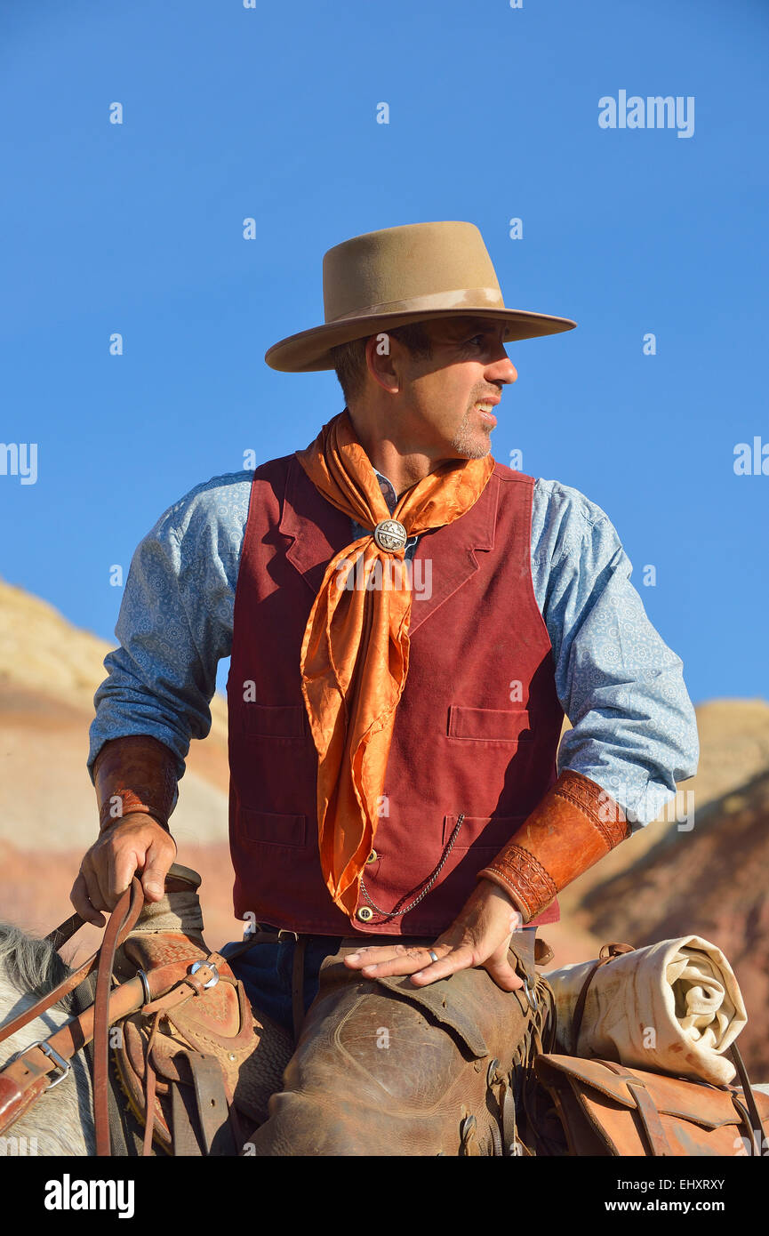 Cowboy on horse hi-res stock photography and images - Alamy