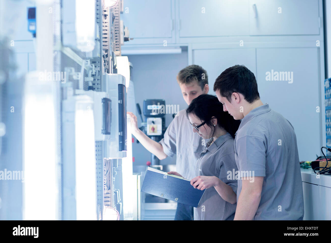 Folder circuit hi-res stock photography and images - Alamy