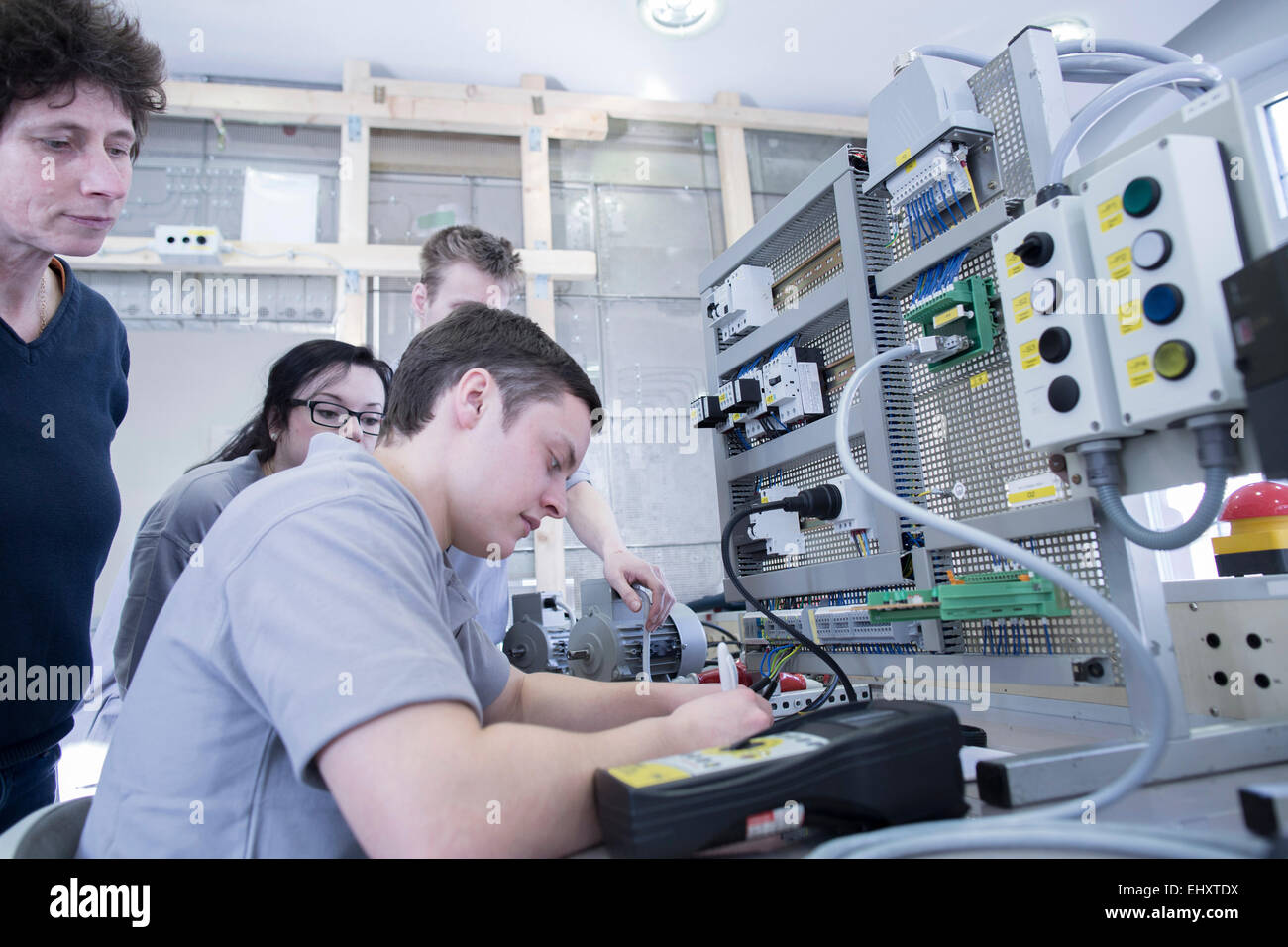 Electricity circuit school hi-res stock photography and images - Alamy