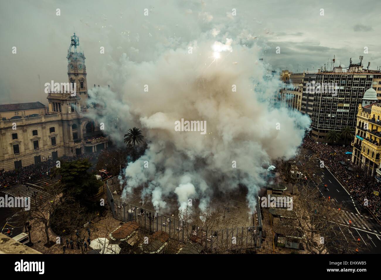 Valencia, Spain. 18th Mar, 2015. Thousands of fire crackers explode ...