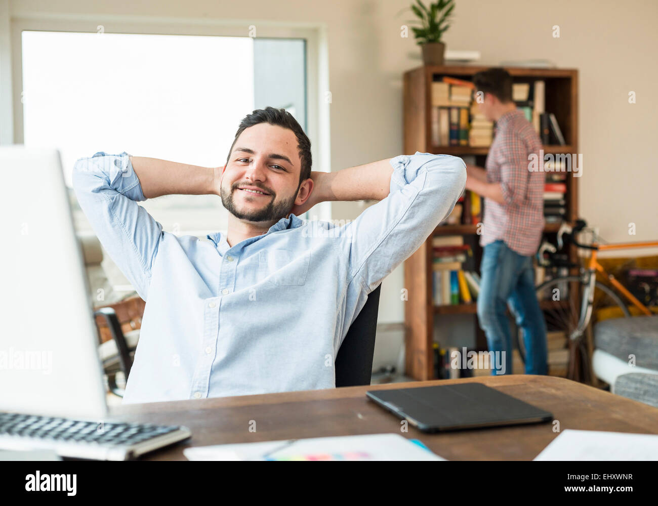 Flat back screen hi-res stock photography and images - Alamy