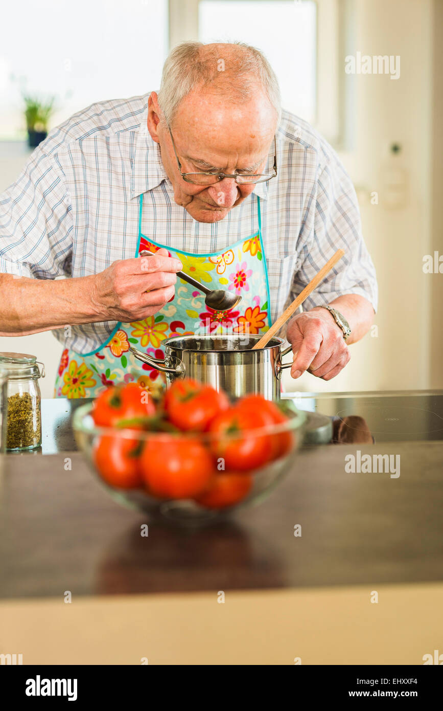 Man 80 age kitchen hi-res stock photography and images - Alamy