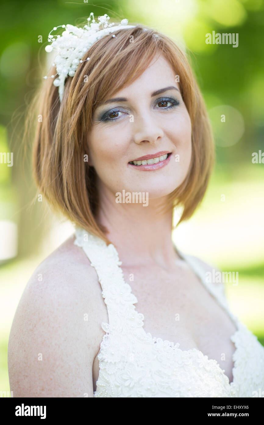 Portrait of smiling bride Stock Photo - Alamy