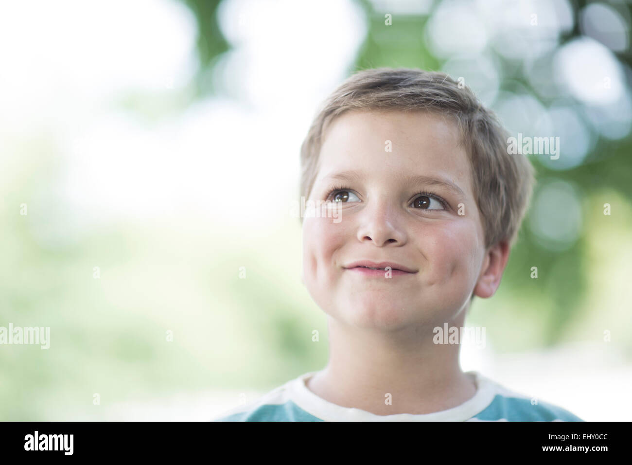Portrait of smiling boy Stock Photo - Alamy