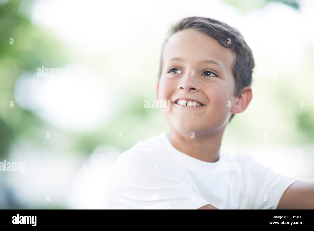 Portrait of smiling boy Stock Photo - Alamy