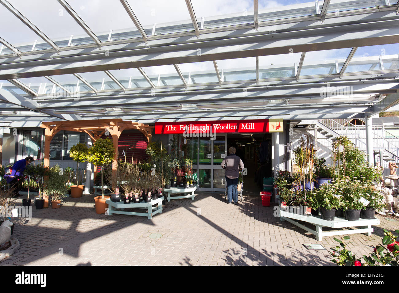 Edinburgh woollen mill shop hi-res stock photography and images - Alamy