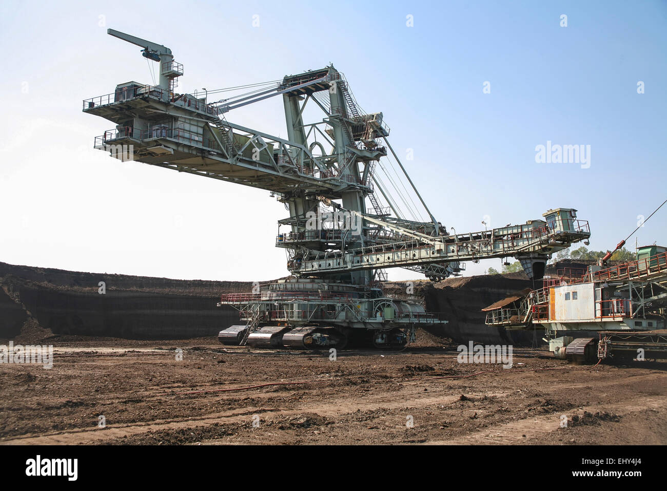 A giant excavator in a coal mine Stock Photo - Alamy