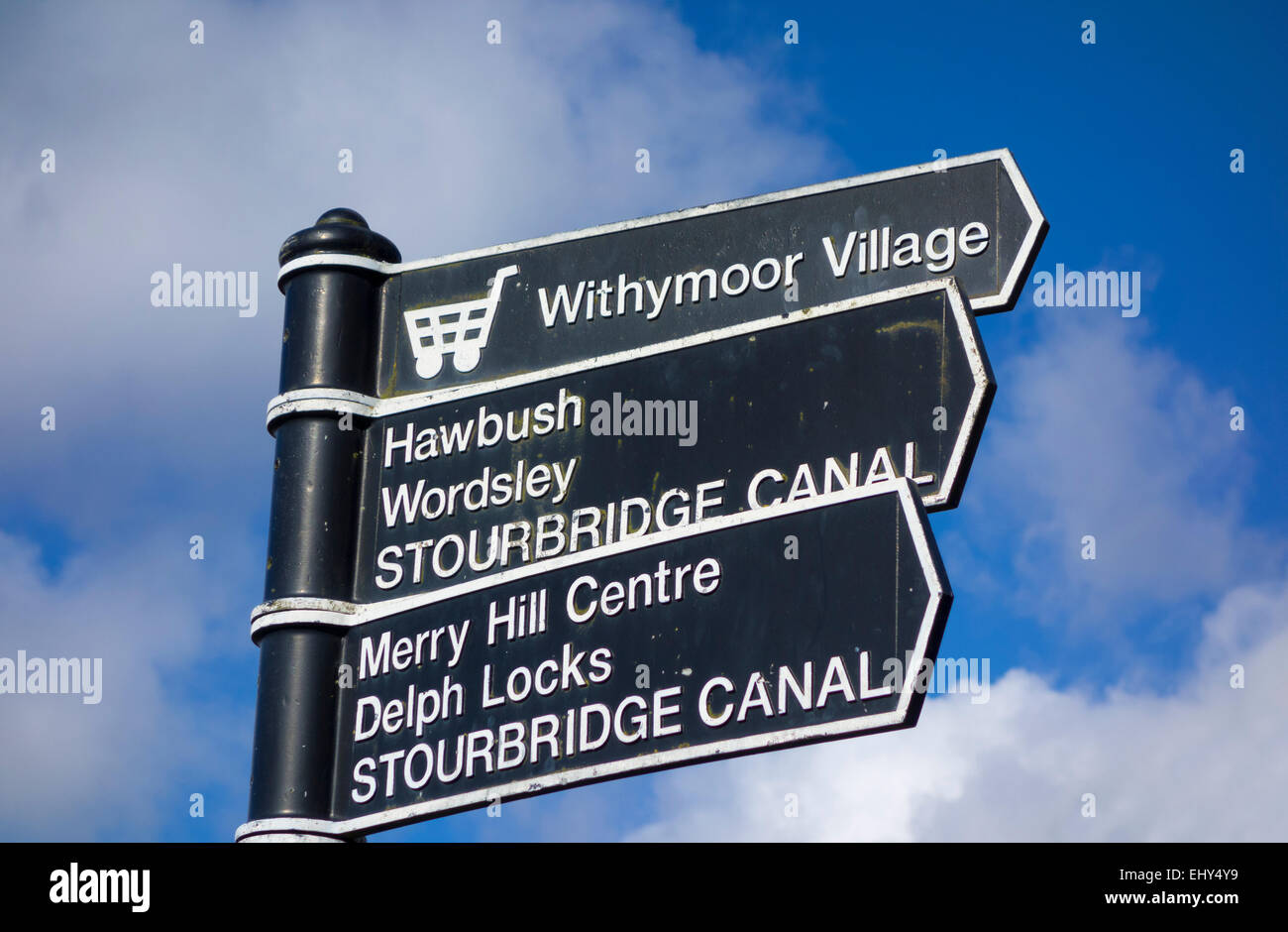 Country sign posts hi-res stock photography and images - Alamy