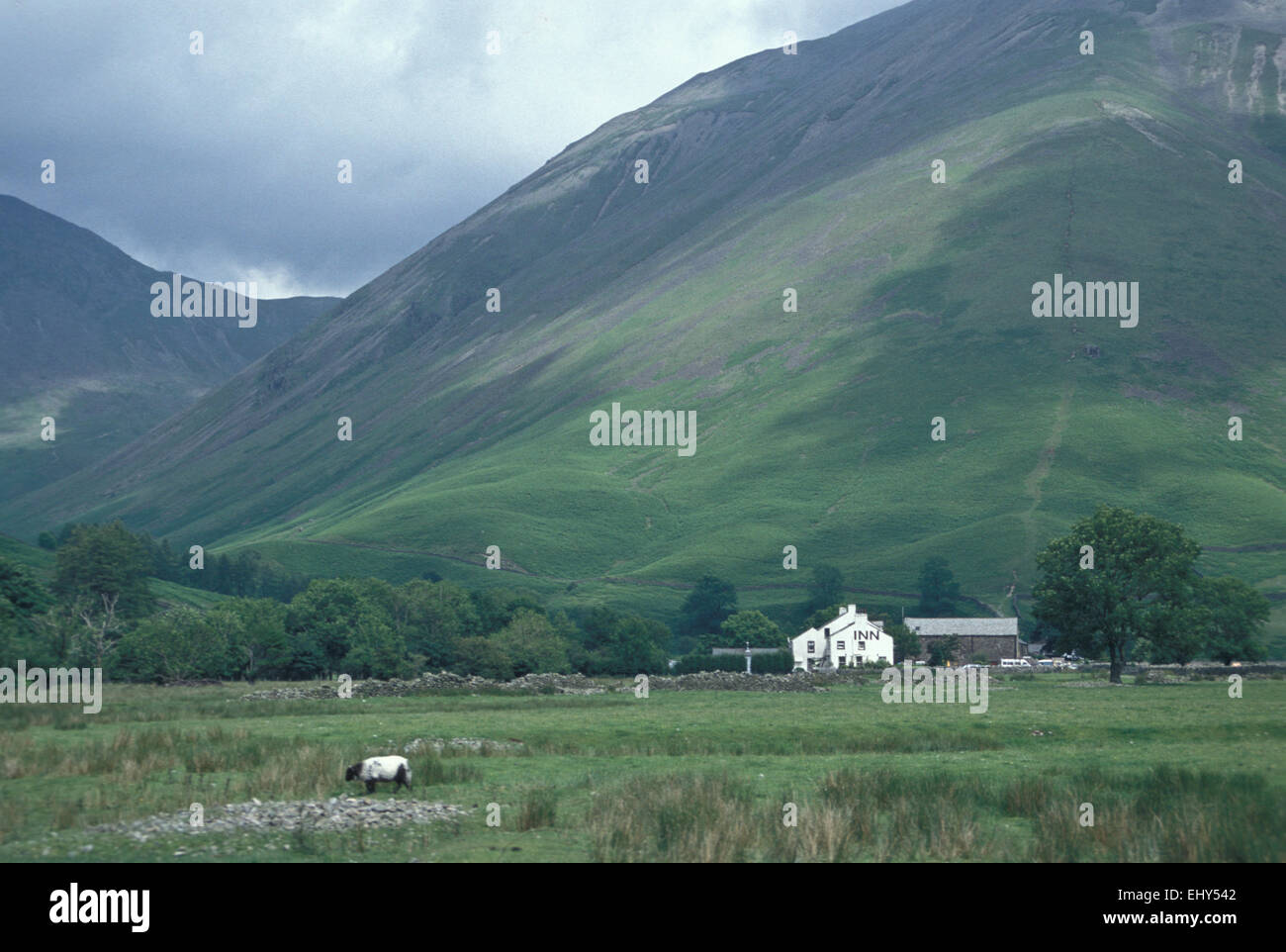 Wasdale Head Inn below Kirk FelWasdale Head Cumbria Stock Photo - Alamy