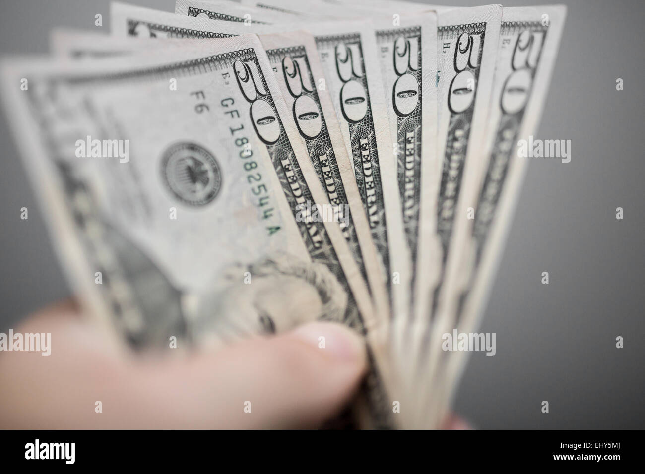 Hand holding 50 usd hi-res stock photography and images - Alamy