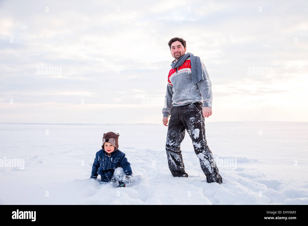 Father son in ski hi-res stock photography and images - Alamy