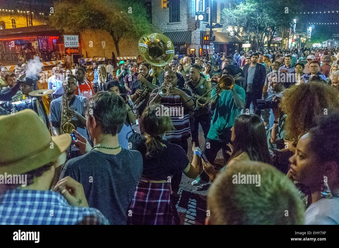 Austin, Texas, USA. 17th March, 2015. Street performers entertain the ...