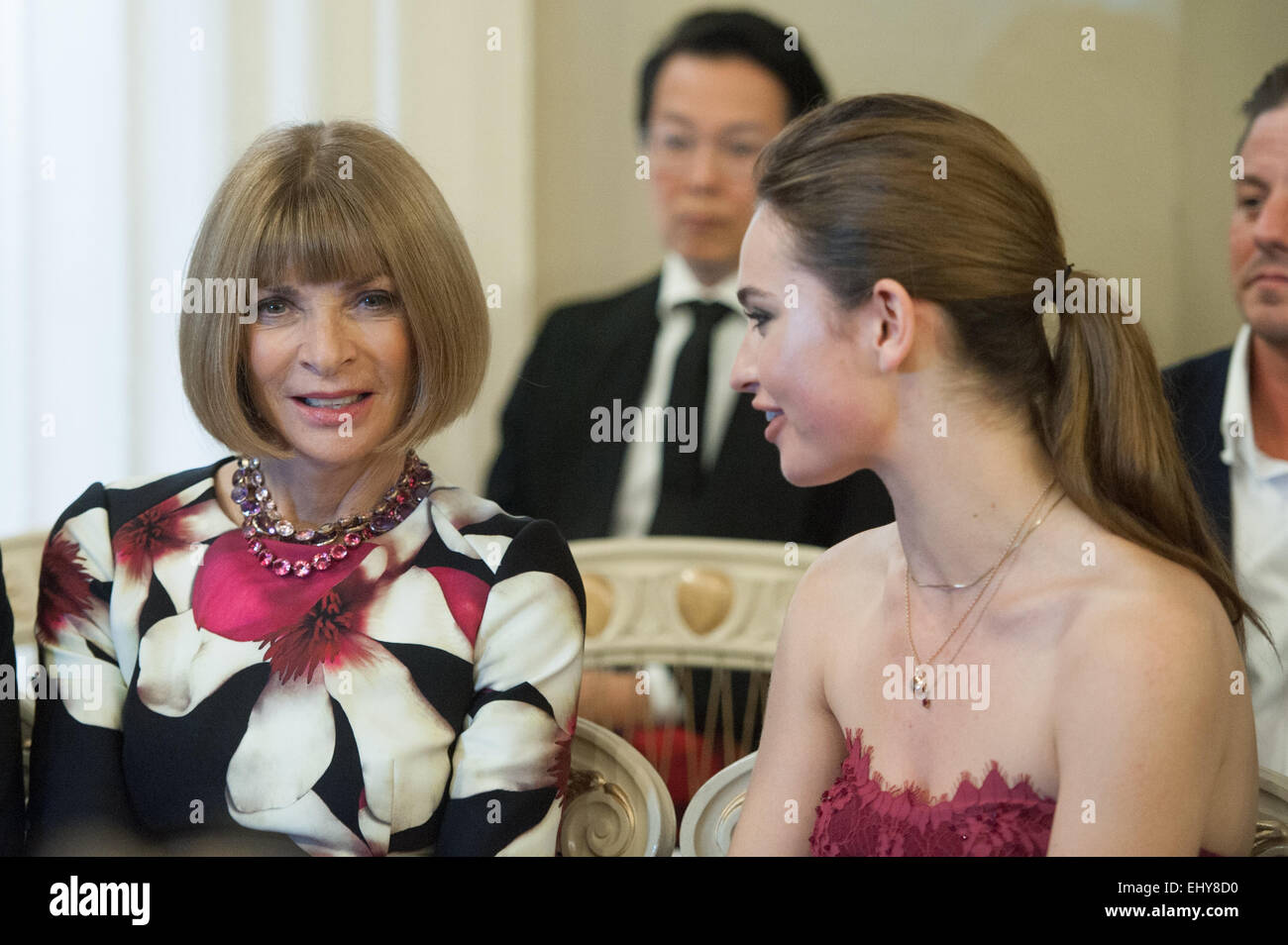 Marchesa front row catwalk held hi-res stock photography and images - Alamy