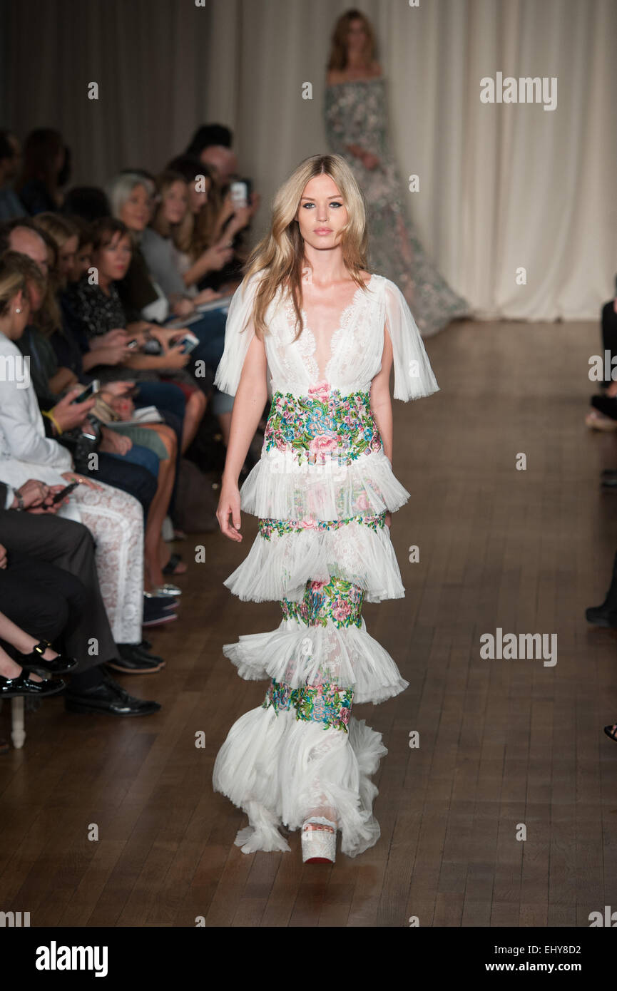 Marchesa front row catwalk held hi-res stock photography and images - Alamy