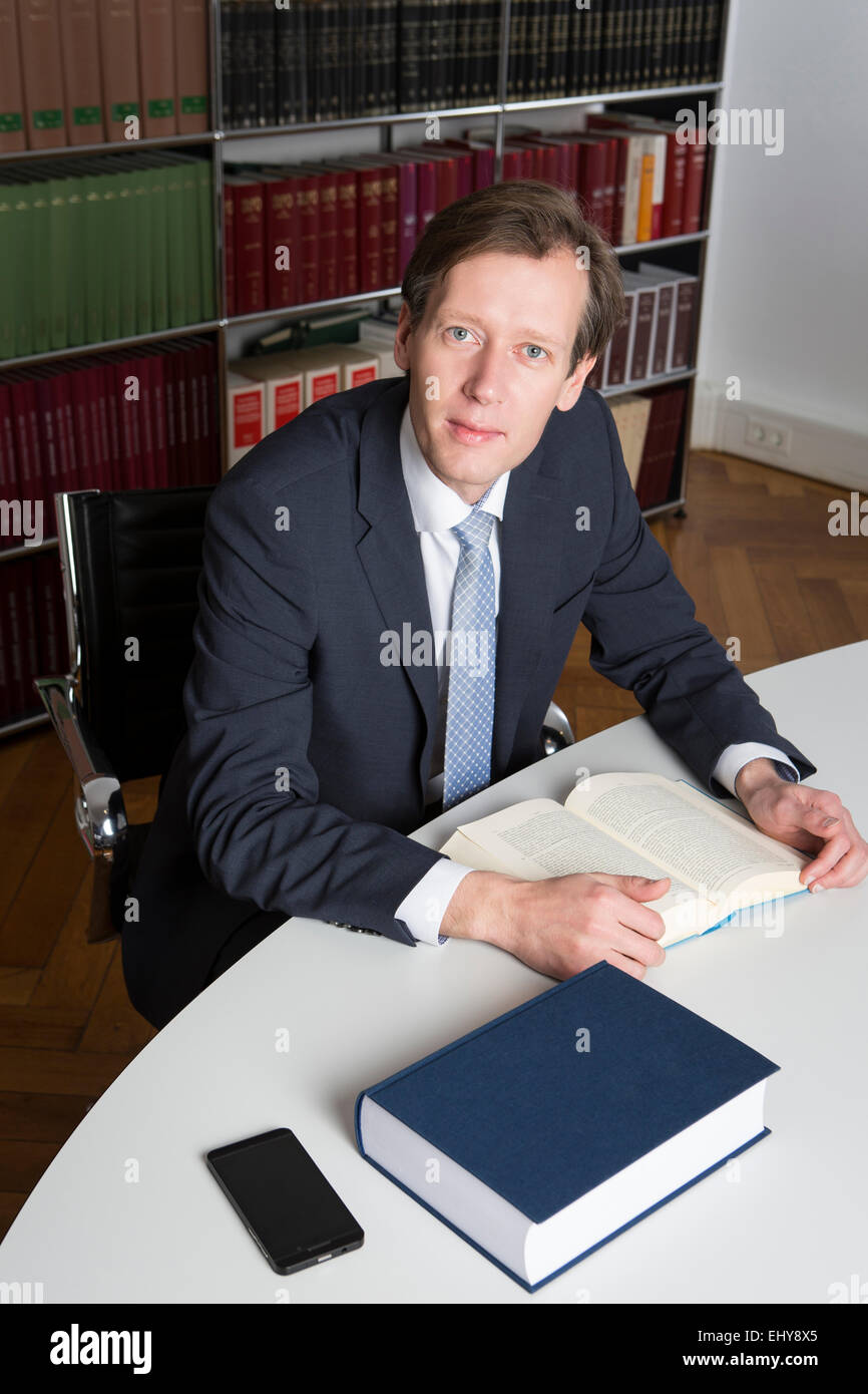 Men lawyer hi-res stock photography and images - Alamy