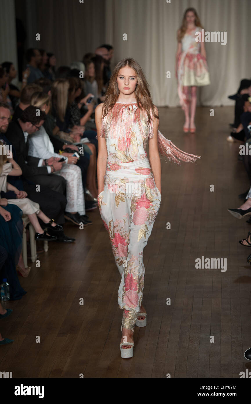 Marchesa front row catwalk held hi-res stock photography and images - Alamy