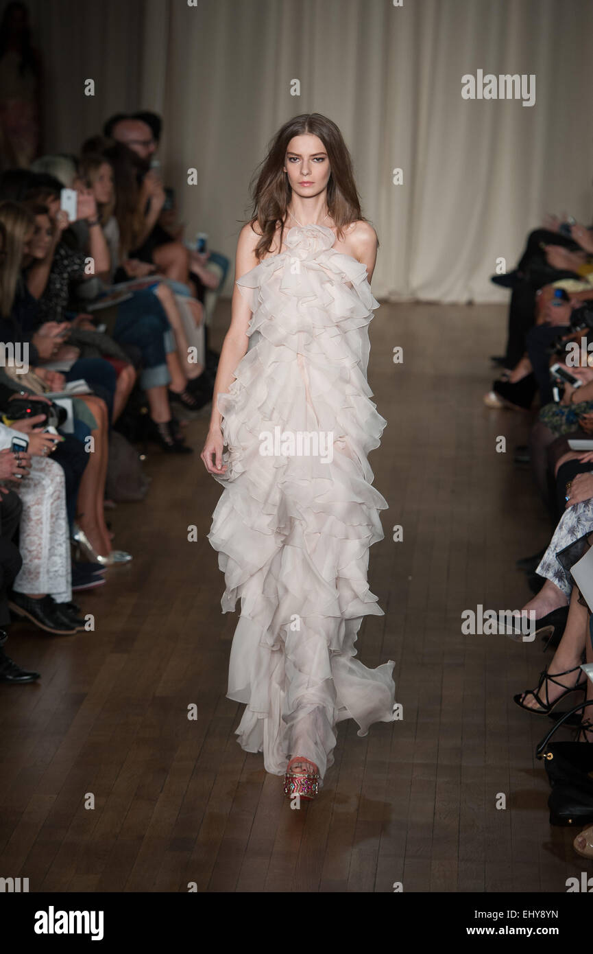 Marchesa front row catwalk held hi-res stock photography and images - Alamy