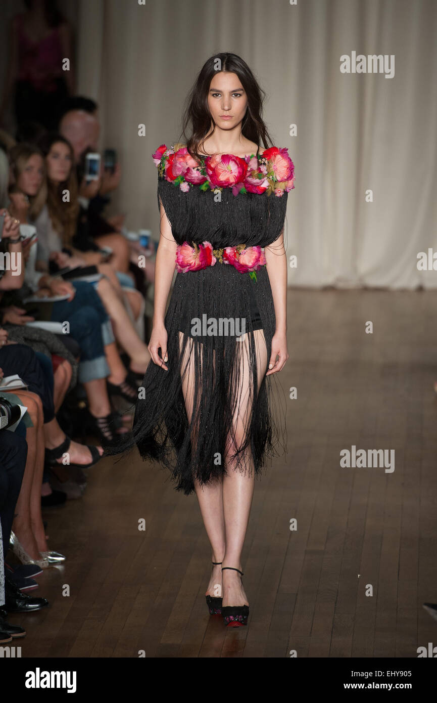 Marchesa front row catwalk held hi-res stock photography and images - Alamy