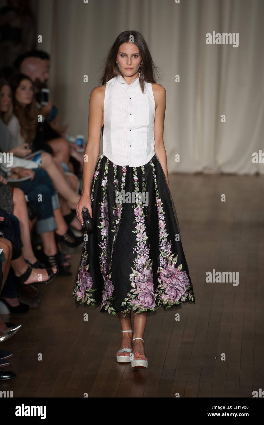 Marchesa front row catwalk held hi-res stock photography and images - Alamy