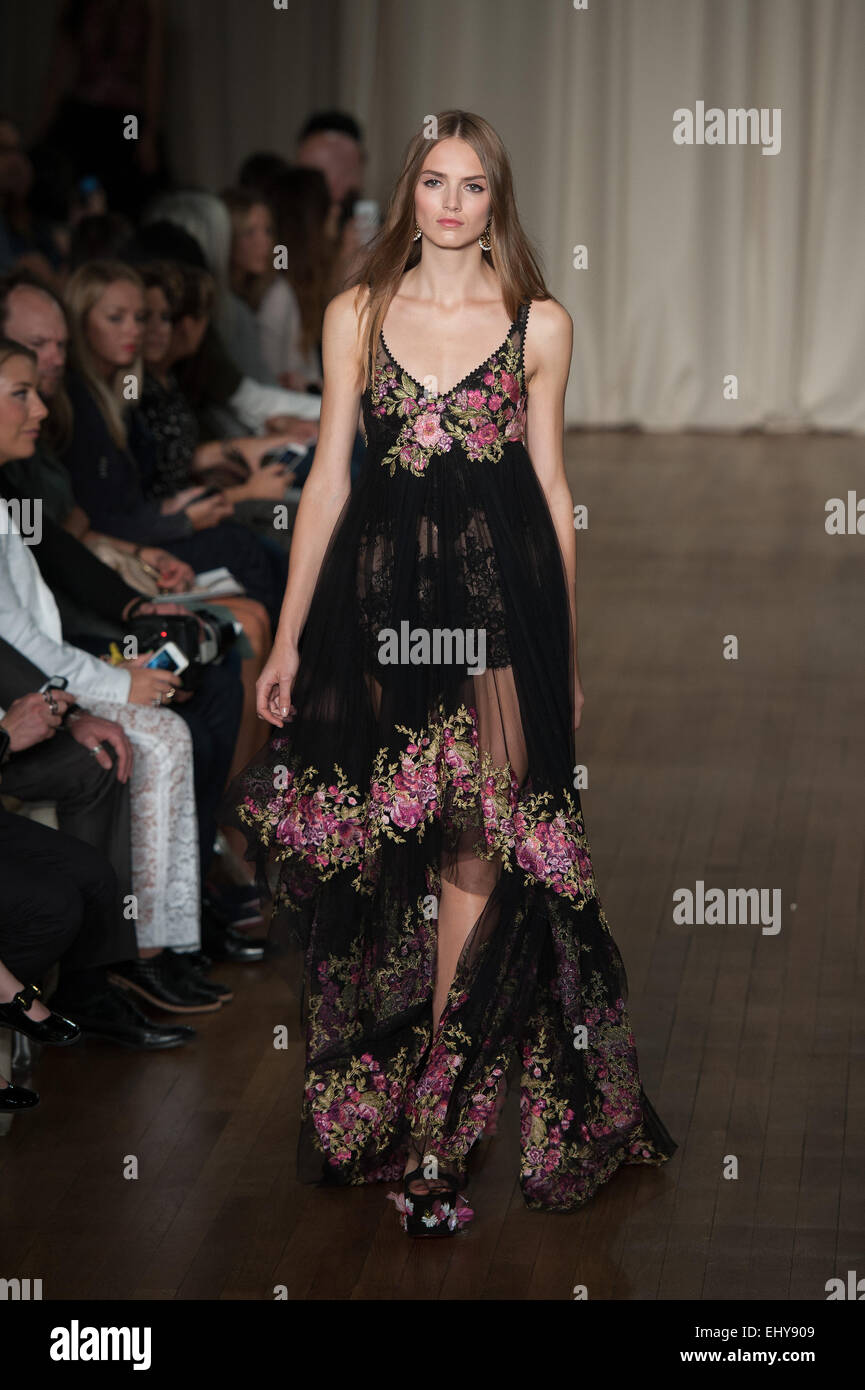 Marchesa front row catwalk held hi-res stock photography and images - Alamy
