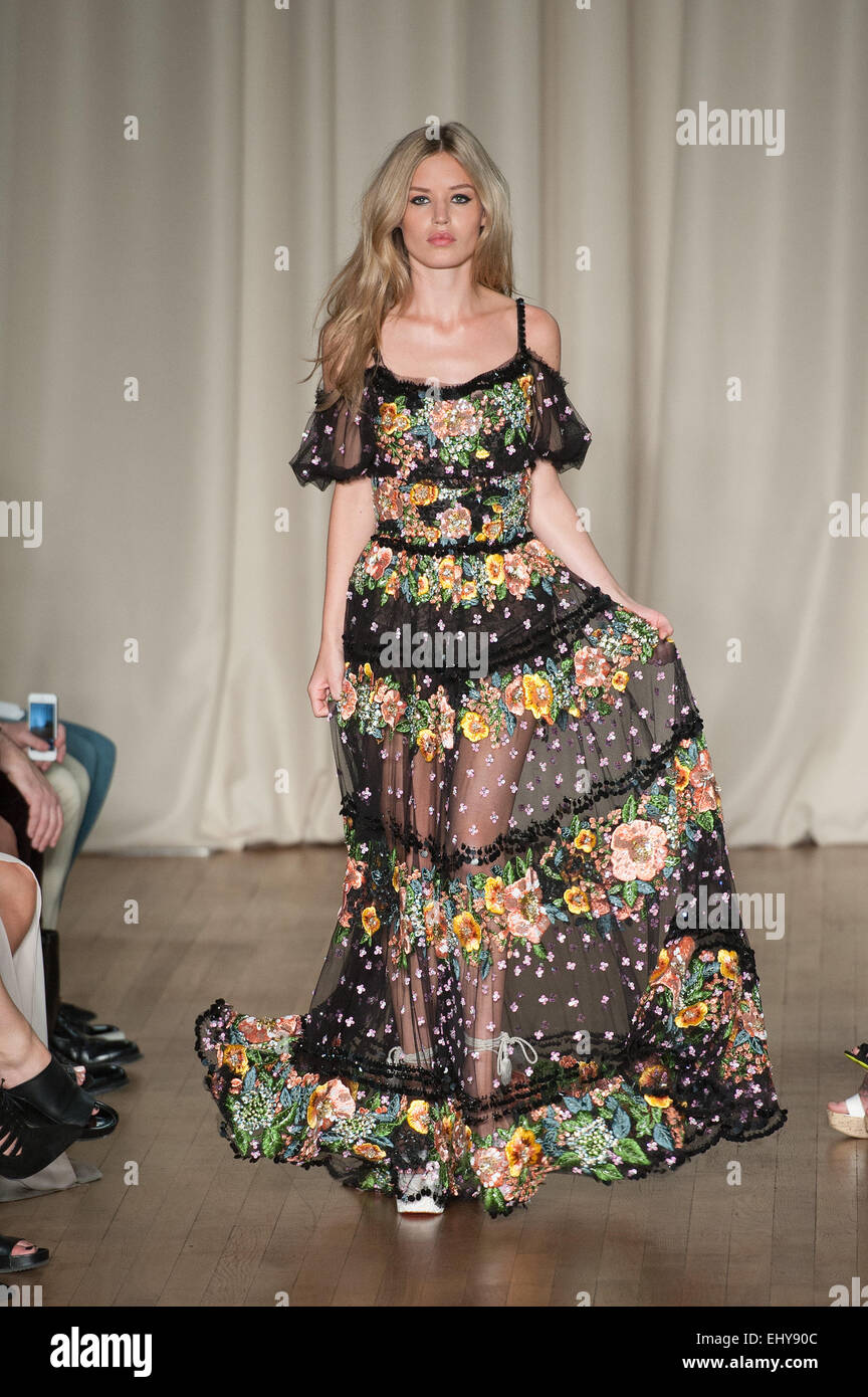 Marchesa front row catwalk held hi-res stock photography and images - Alamy