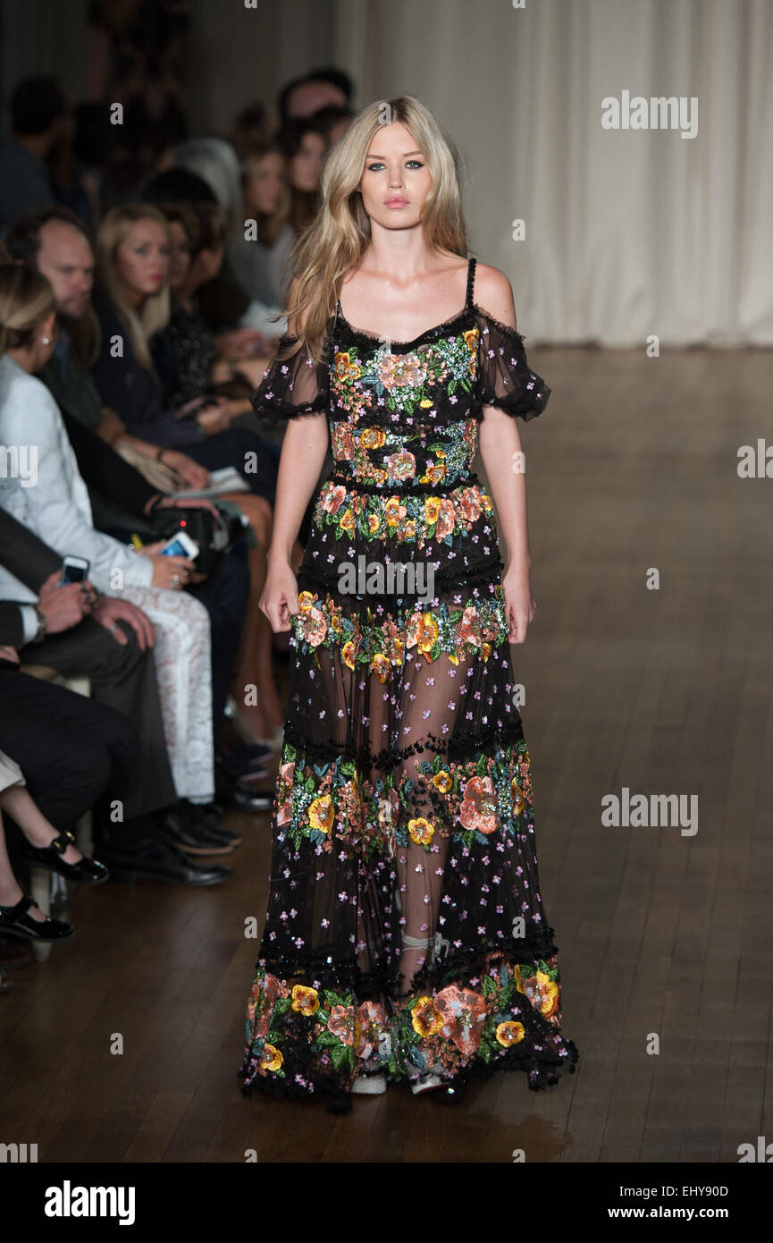 Marchesa front row catwalk held hi-res stock photography and images - Alamy