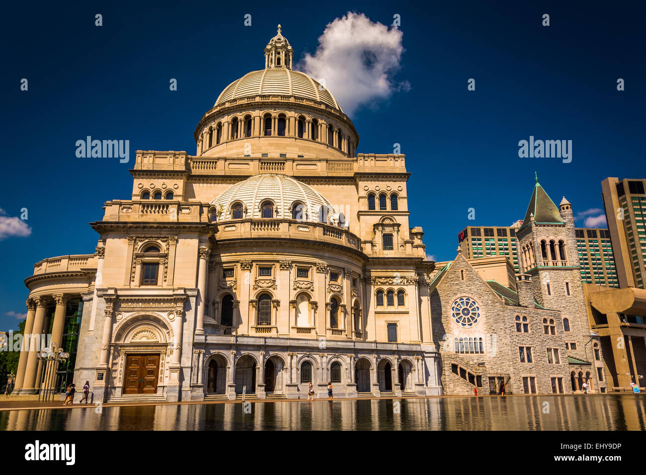 The First Church of Christ, Scientist at Christian Science Plaza in ...