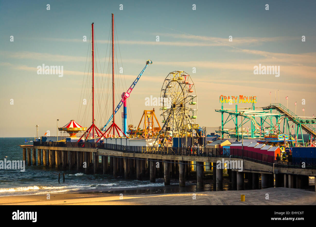 The Steel Pier at Atlantic City, New Jersey Stock Photo - Alamy
