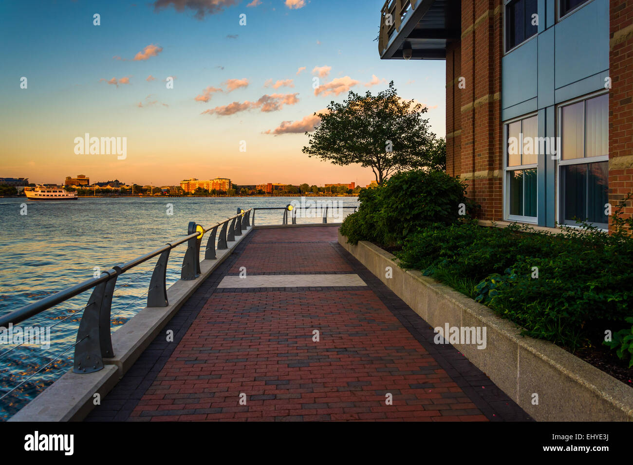 Walkway along the waterfront at Battery Wharf, in Boston, Massachusetts ...