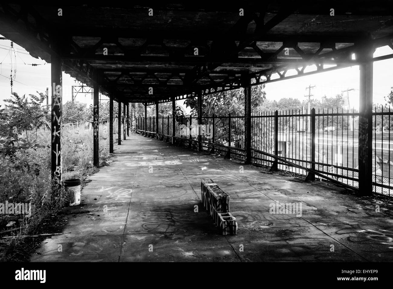 Abandoned building at the Reading Viaduct, in Philadelphia ...