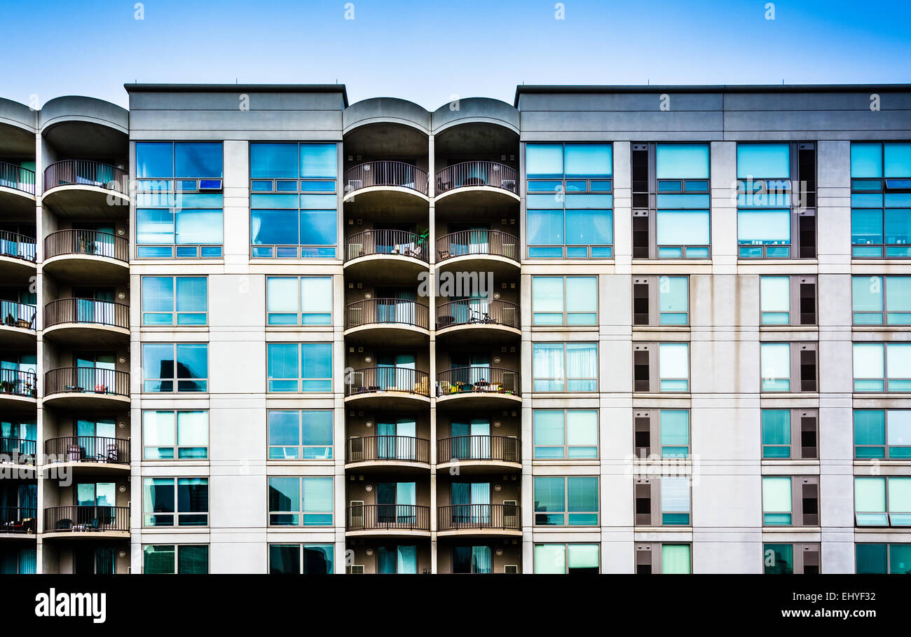 Apartment building in Philadelphia, Pennsylvania Stock Photo - Alamy
